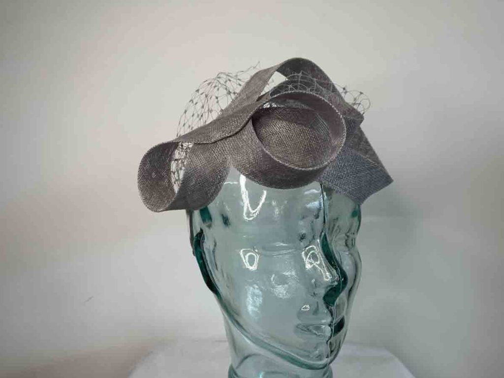 Downward loop fascinator in pearl - Love Fascinators