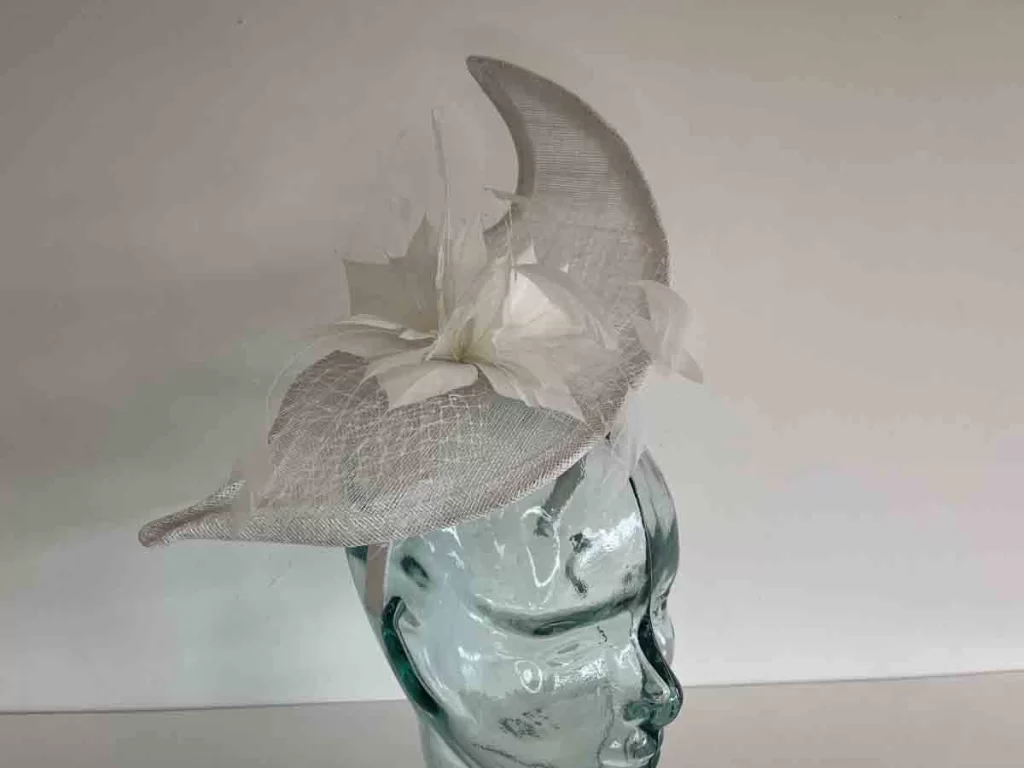 Half moon fascinator in white - Love Fascinators
